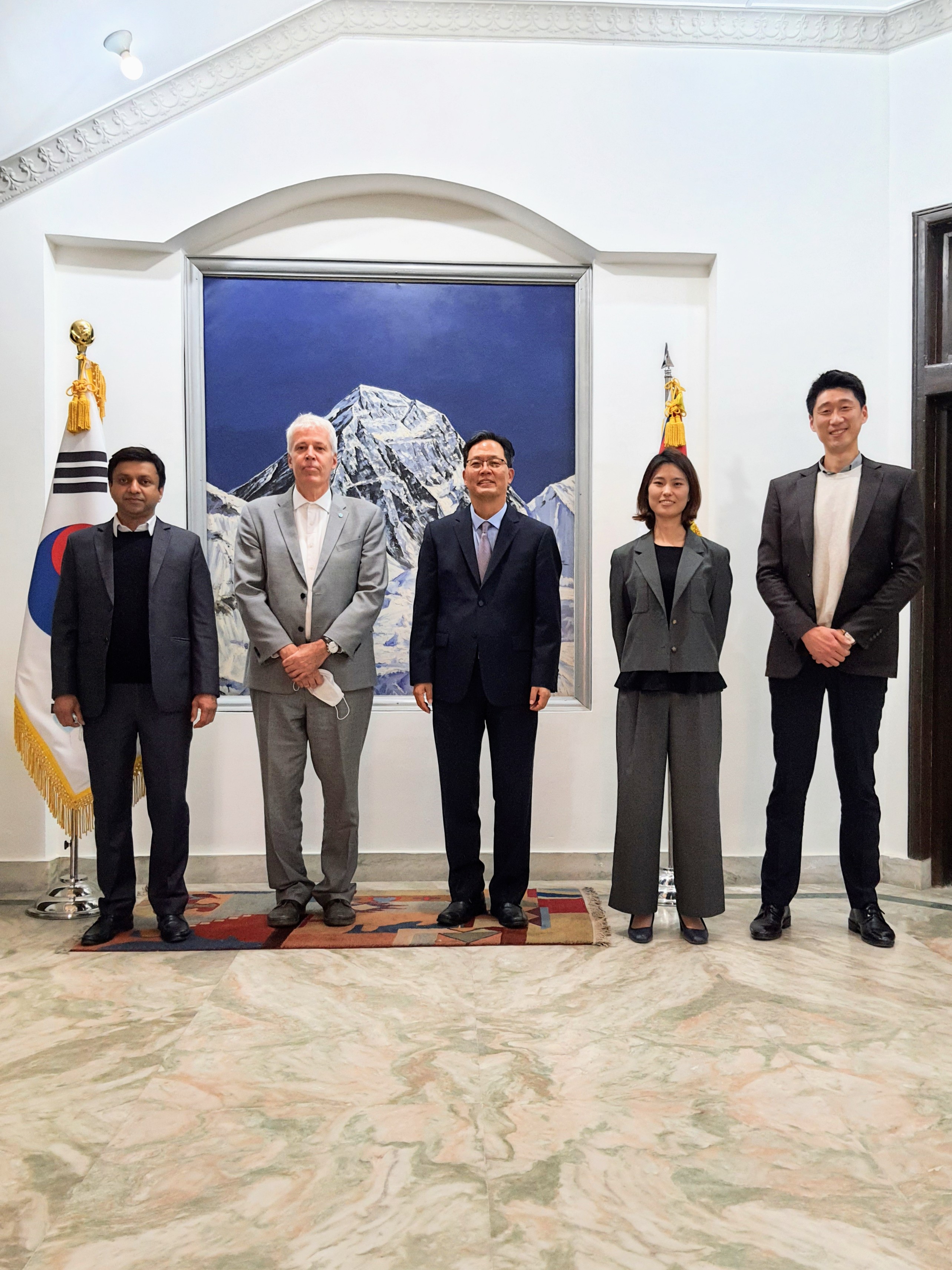 Ambassador Park met with the new GGGI Nepal office Country Director 상세 ...